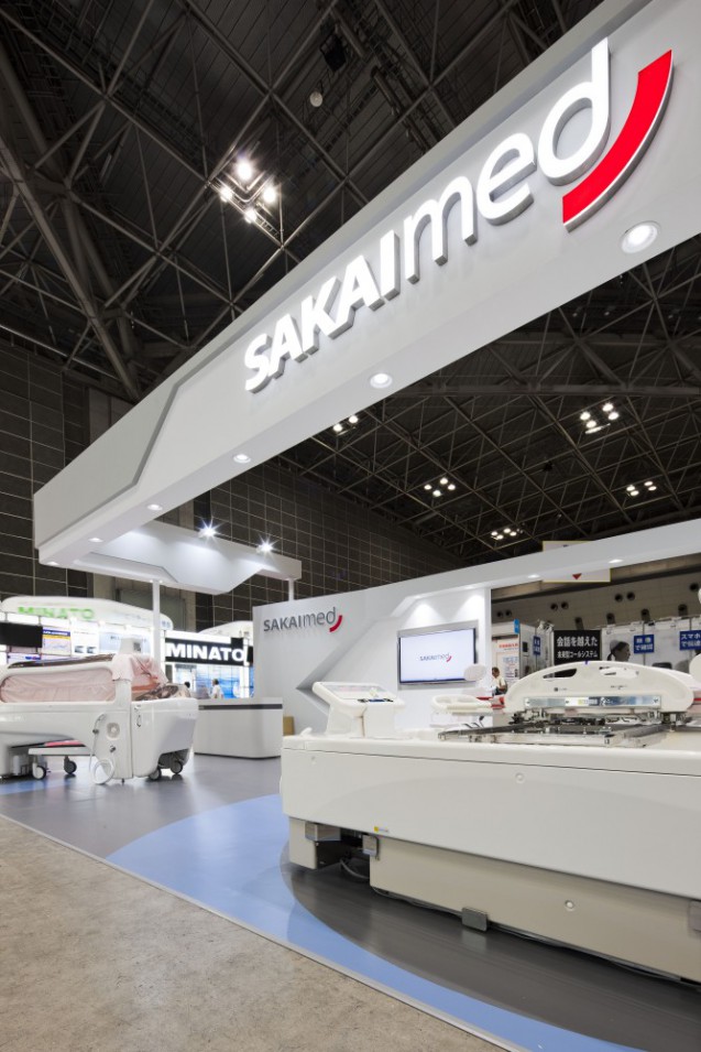 IMHS 2016 “SAKAImed ” booth | Designcafe™｜空間デザイン 展示会ブース 店舗デザイン｜東京